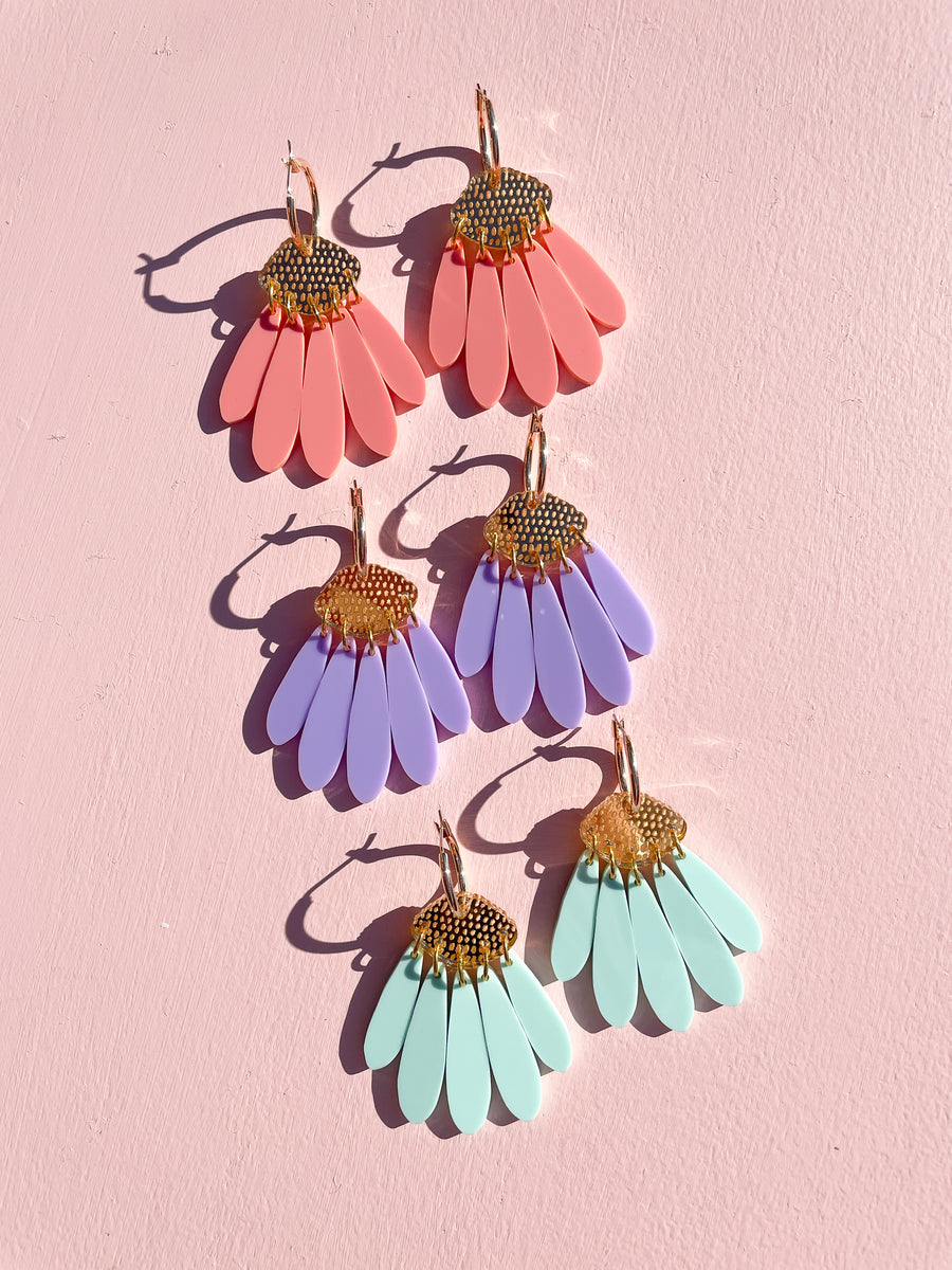 Dangle Daisy – Hearing Colors